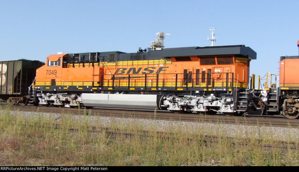 BNSF 7049